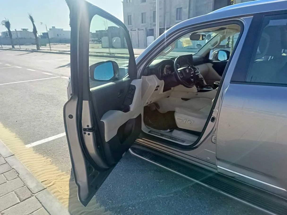 Toyota Land Cruiser for sale: SAR 192,000 - 189,515 KM, 2022 | CarSwitch