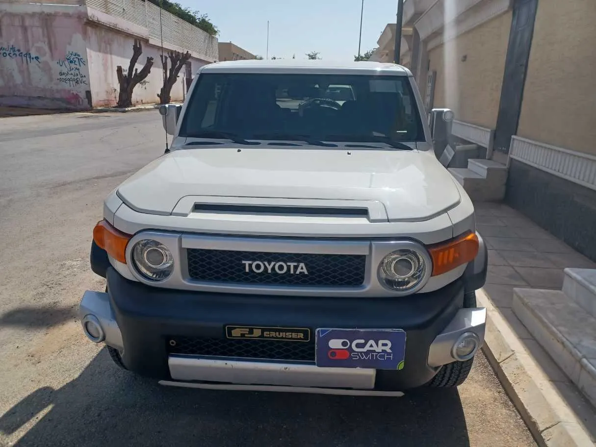Toyota FJ Cruiser for sale: SAR 138,500 - 178,000 KM, 2022 | CarSwitch