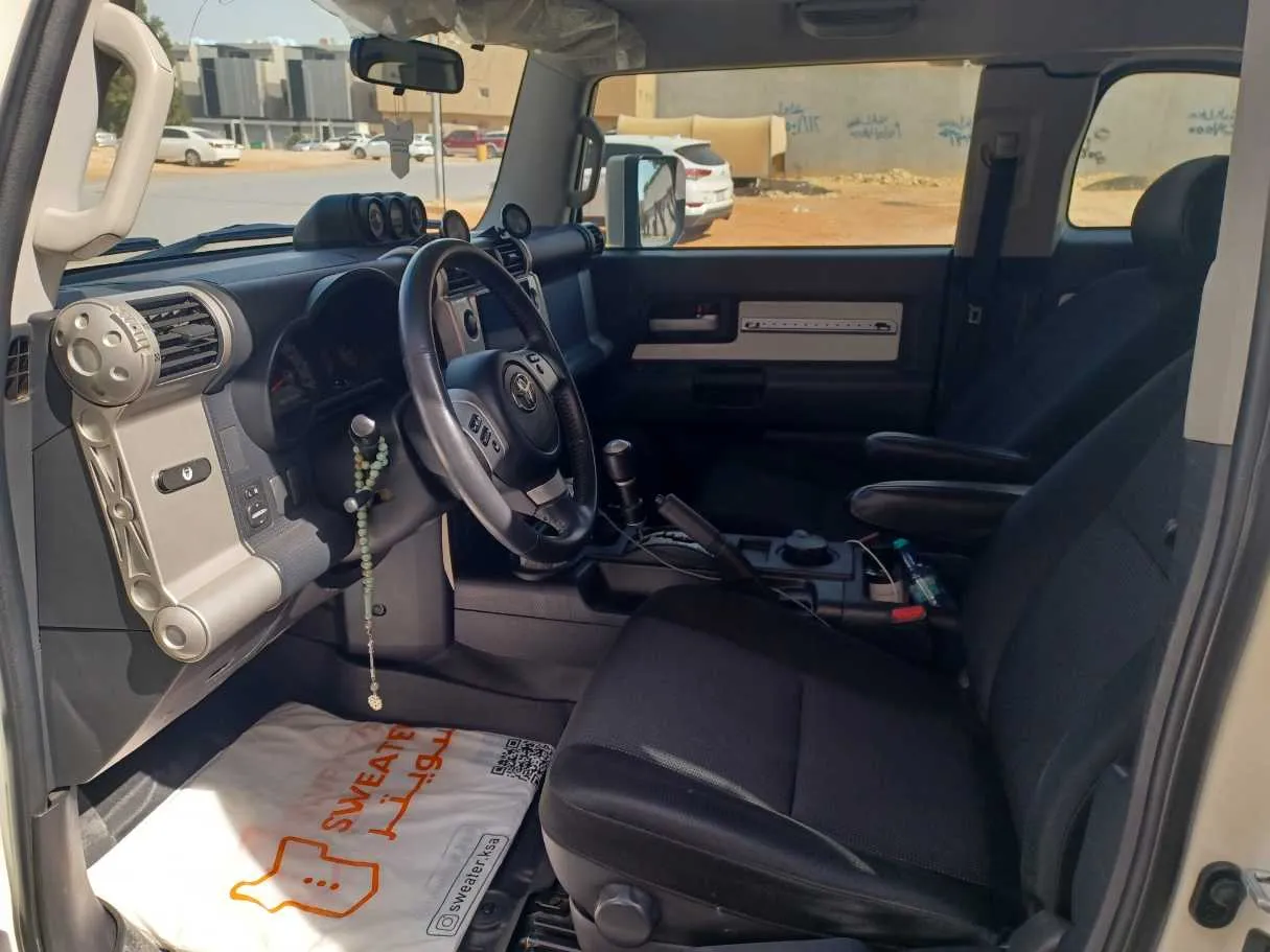 Toyota FJ Cruiser for sale: SAR 138,500 - 178,000 KM, 2022 | CarSwitch