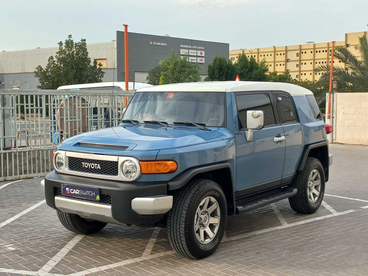 Toyota FJ Cruiser for sale: AED 110,000 - 82,100 KM, 2022 | CarSwitch