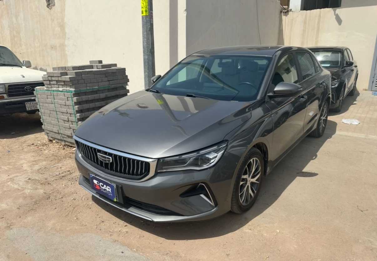 Geely Emgrand for sale: AED SAR 26,500 - 92,897 KM, 2023 | CarSwitch
