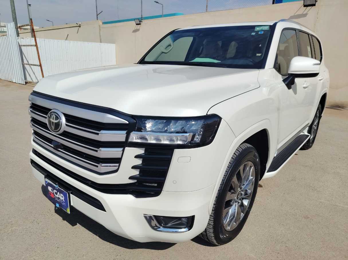 Toyota Land Cruiser for sale: SAR 275,000 - 35,000 KM, 2024 | CarSwitch
