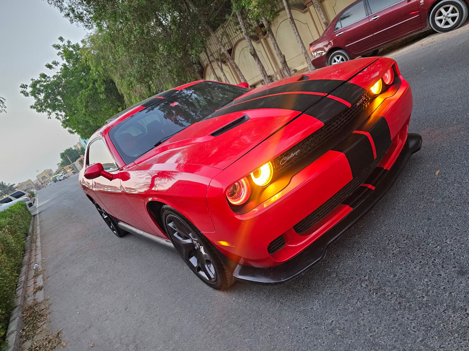 Dodge Challenger for sale: AED AED 31,000 - 51,000 KM, 2018 | CarSwitch
