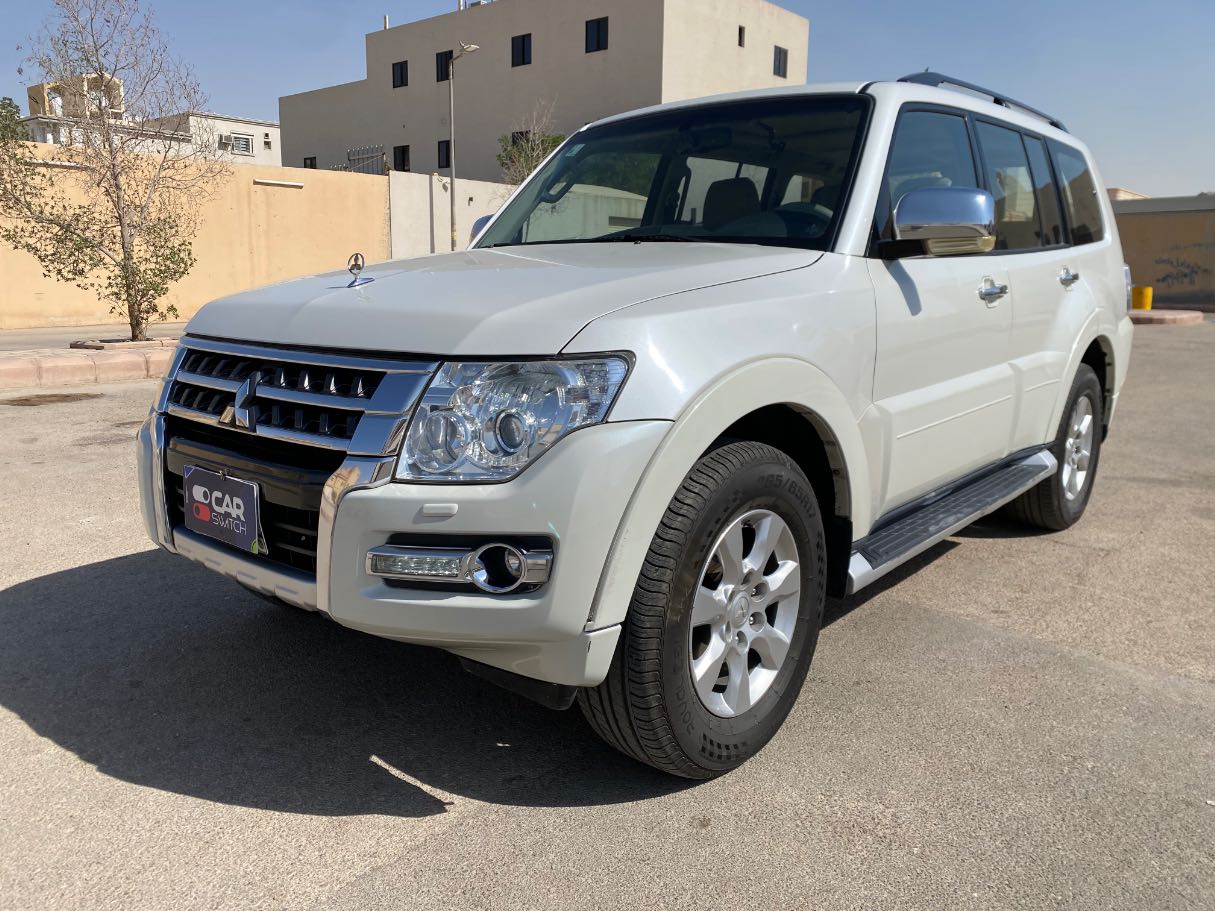 Mitsubishi Pajero for sale: AED SAR 43,000 - 166,000 KM, 2015 | CarSwitch