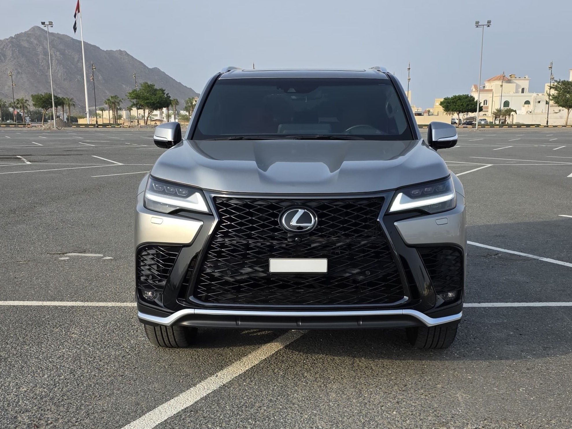 Lexus LX600 for sale: AED 400,000 - 56,000 KM, 2022 | CarSwitch